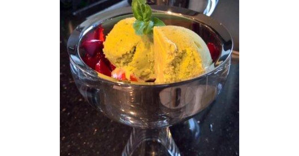 Cremiges Basilikumeis für die Eismaschine von . Ein Thermomix® Rezept ...