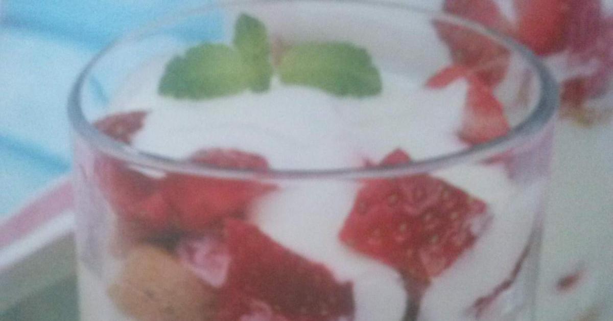 Amarettini- Erdbeer Express Dessert von . Ein Thermomix® Rezept aus der ...